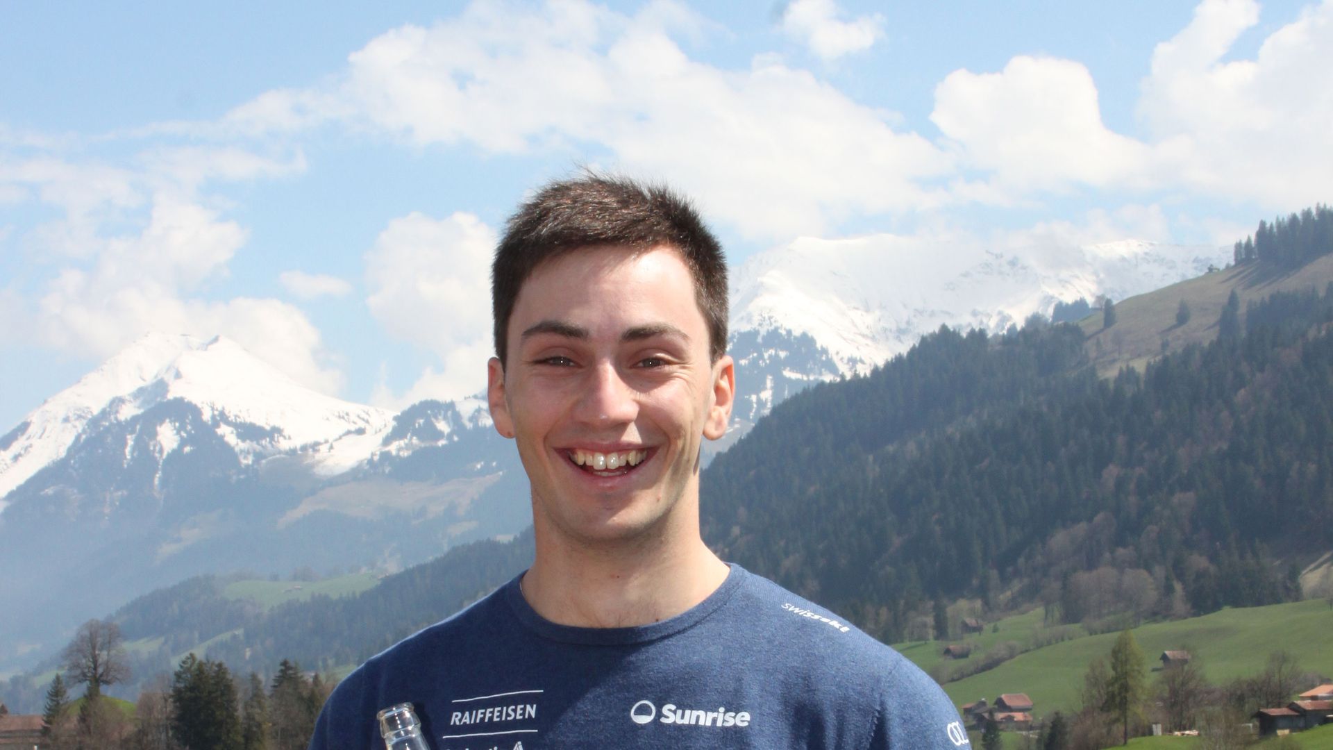 Gil Martin mit seinem Lieblings Zyt-Getränk | SAH Alpenkräuter AG